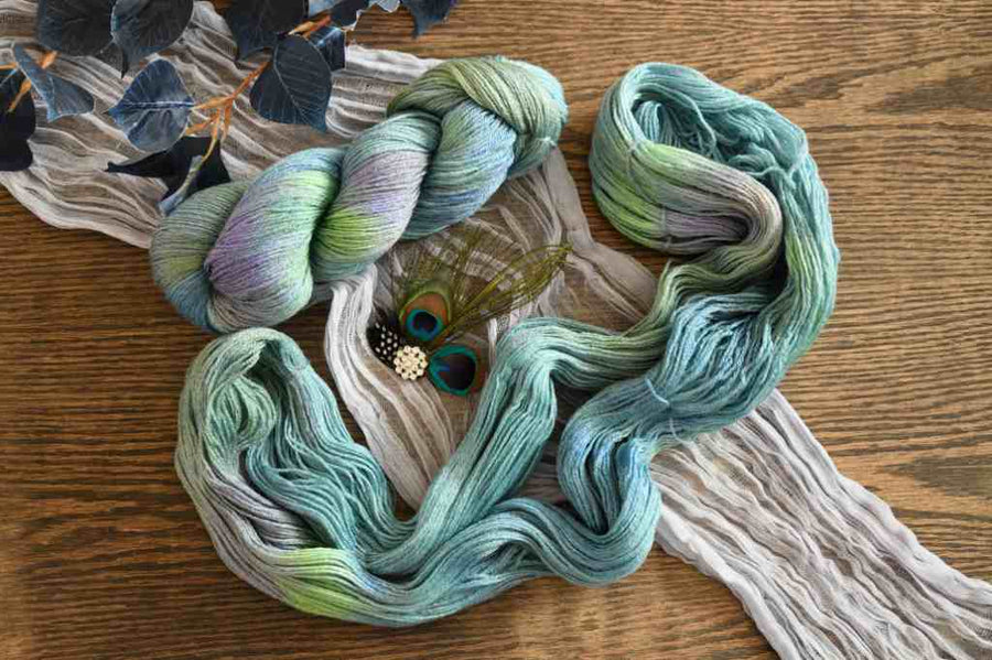 Play The Peacock – Barn Yarn